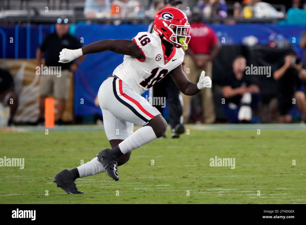 Georgia defensive end C.J. Madden covers a play against Florida during ...