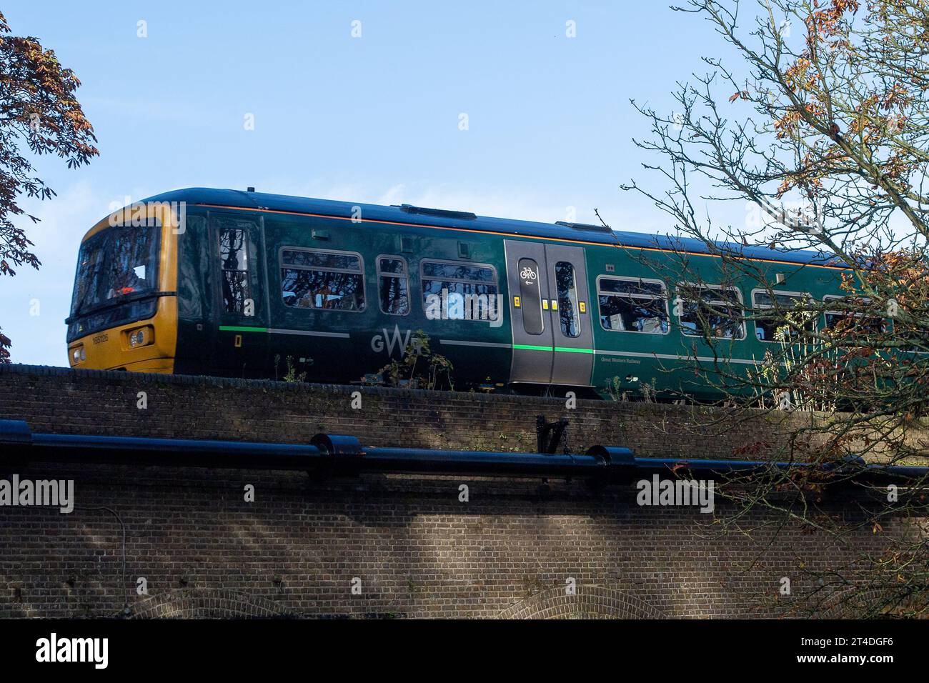 Windsor, Berkshire, UK. 30th October, 2023. A GWR train crosses the ...