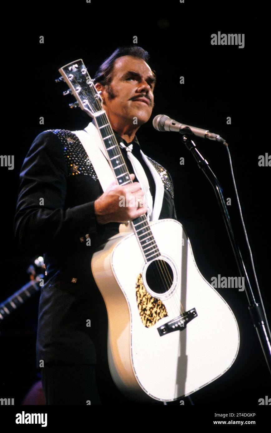 SLIM WHITMAN ; 1923 - 2013, American musician and singer ; circa 1980s ...