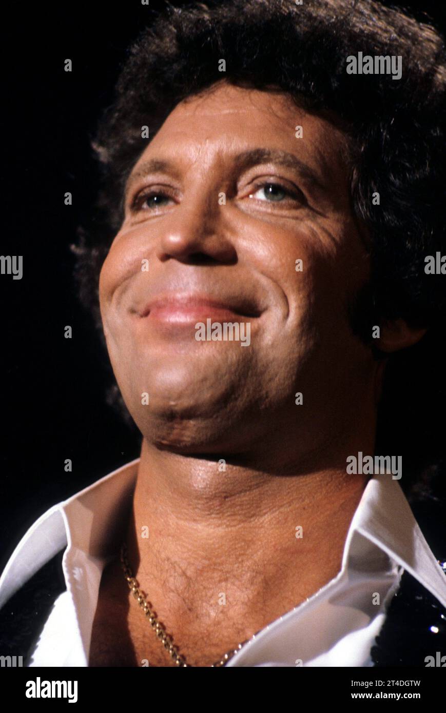 Tom jones singer color hi-res stock photography and images - Alamy