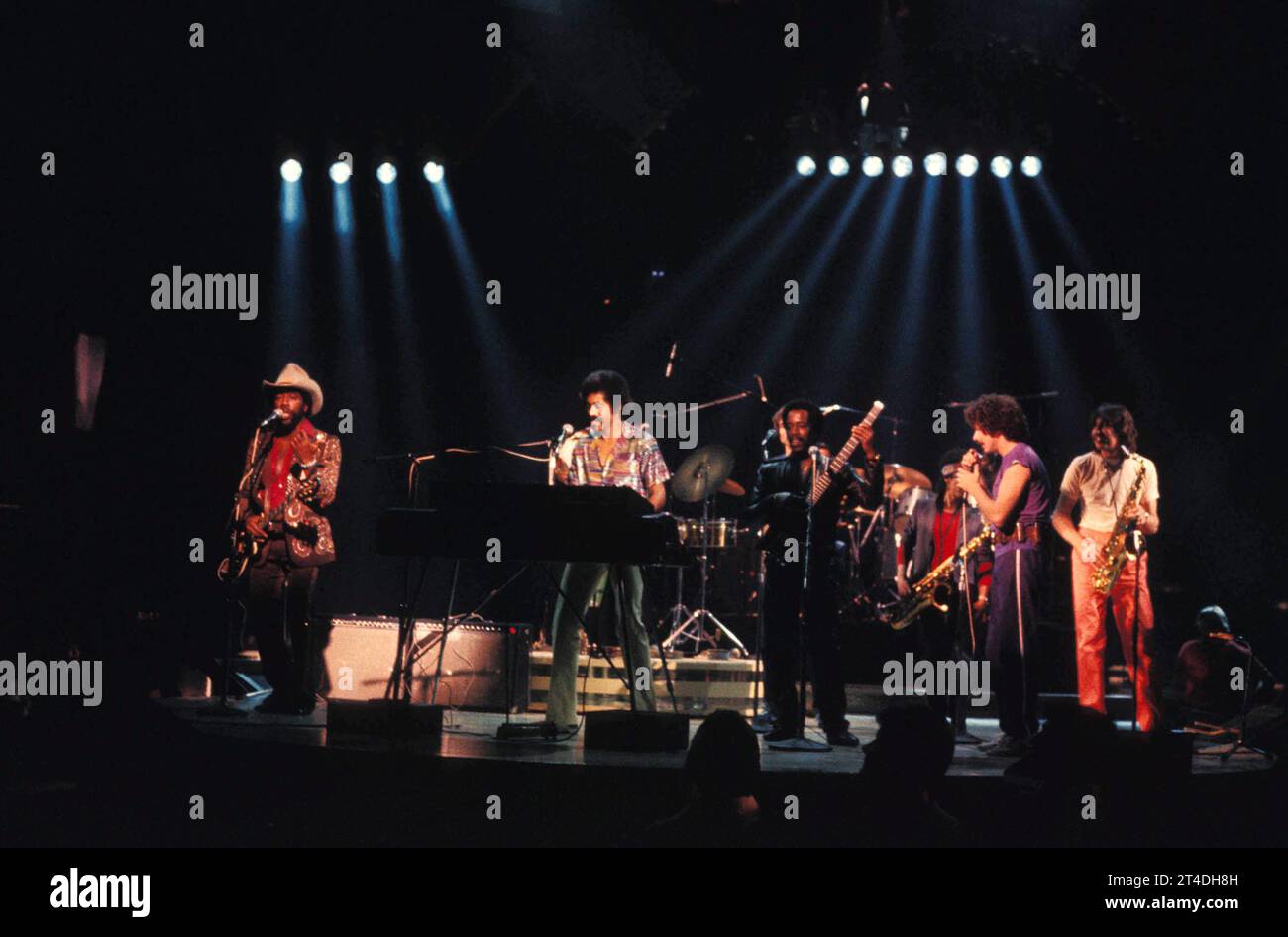 E4388 ;WAR ; Credit: Lynn Mcafee / Performing Arts Images www ...