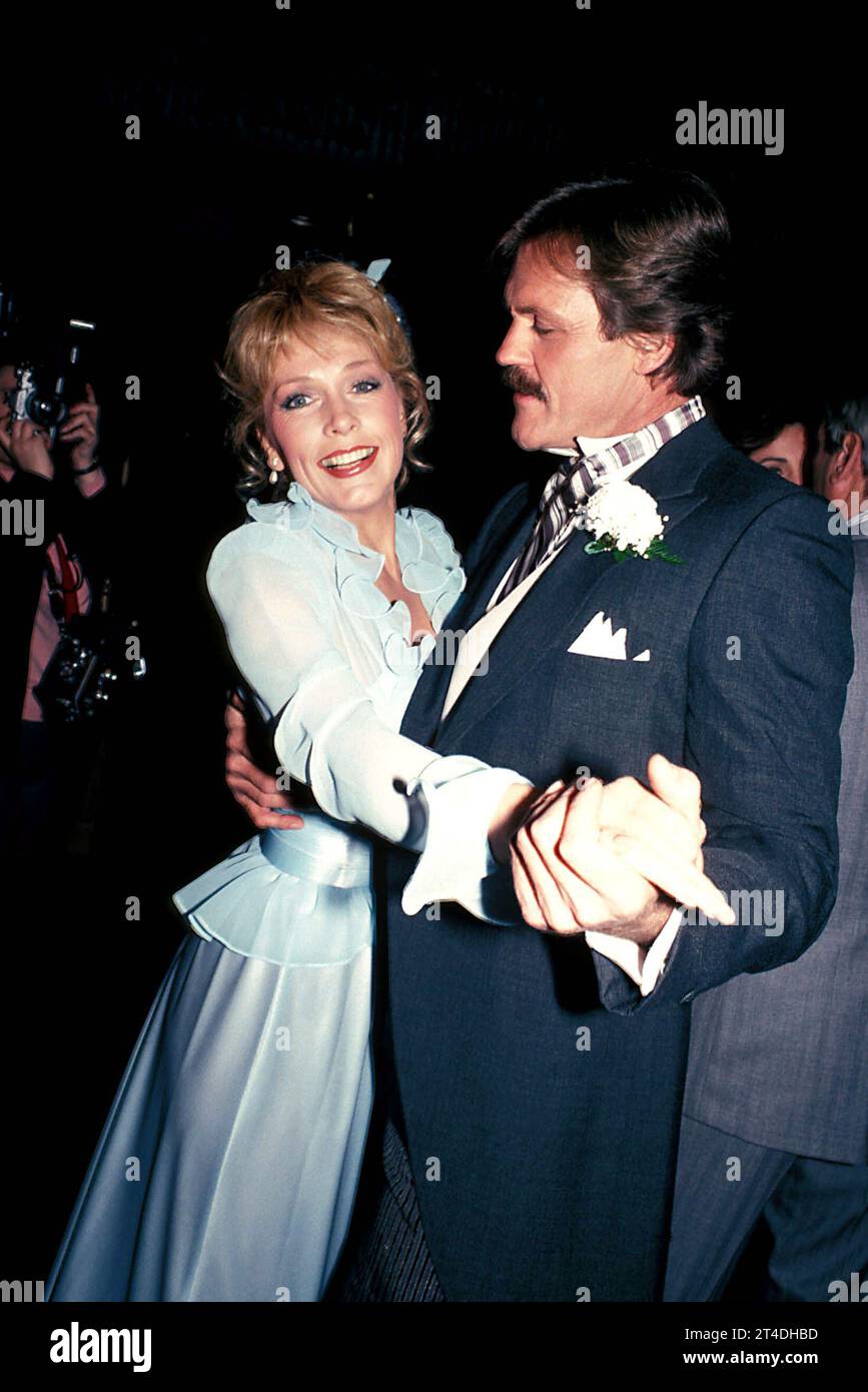 E3144 ;STELLA STEVENS AND JOHN BECK ; 1982 Credit: Lynn Mcafee ...
