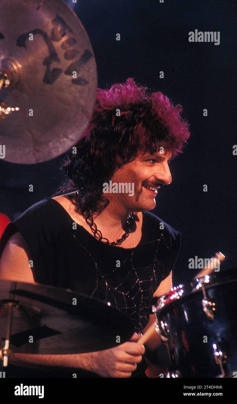 CARMINE APPICE ;born 15 December 1946 ; American rock drummer. He is ...