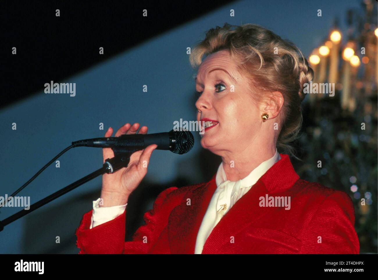 DEBBIE REYNOLDS ;(April 1, 1932 – December 28, 2016) ; Mary Frances ...