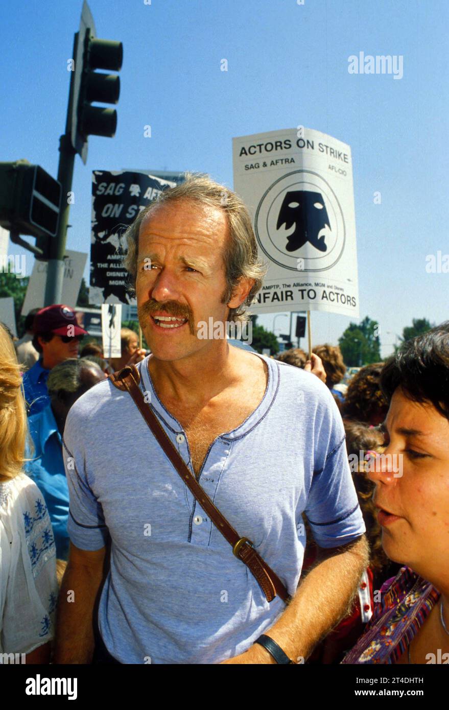 MIKE FARRELL ; Credit: Lynn Mcafee / Performing Arts Images www ...