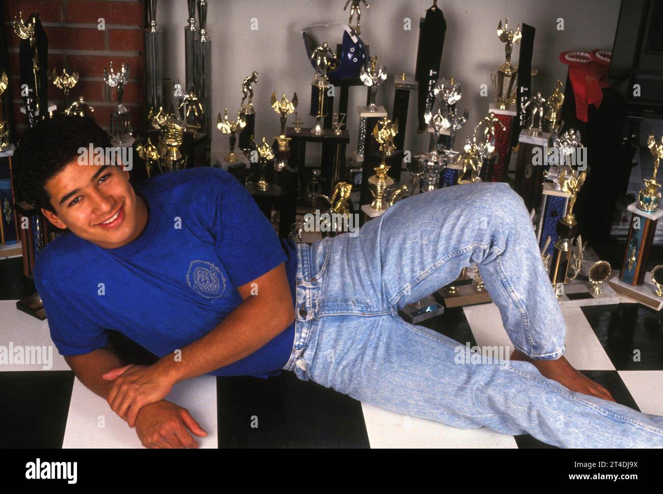 Mario lopez 80's hi-res stock photography and images - Alamy