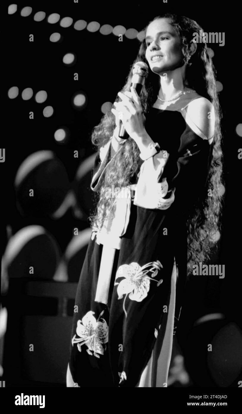 NICOLETTE LAWSON AT THE '' SOLID GOLD '' DANCERS ; Credit: Lynn Mcafee ...