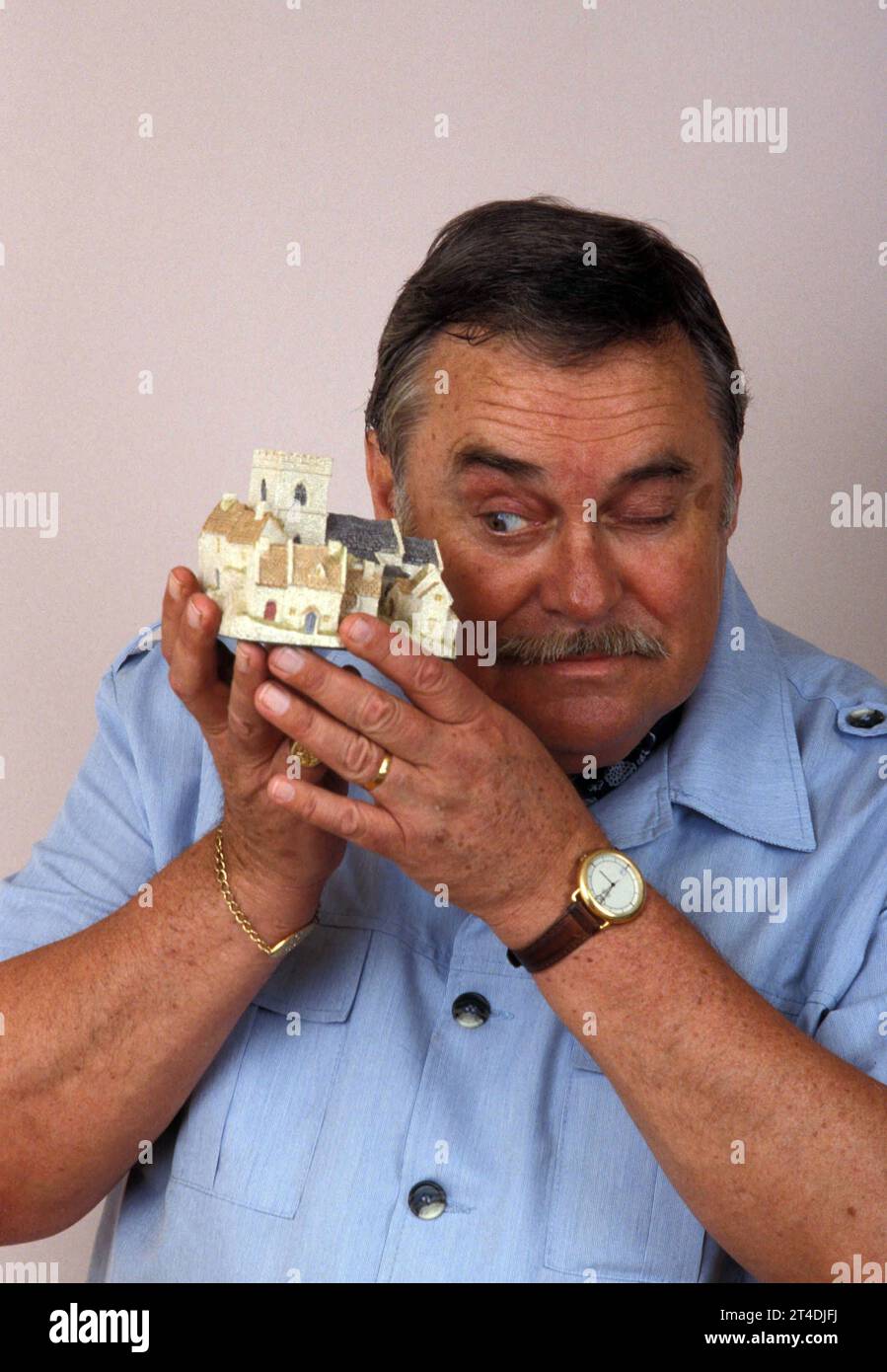 CHRISTOPHER HEWETT ;5 April 1921 - 3 August 2001 ; English actor and ...