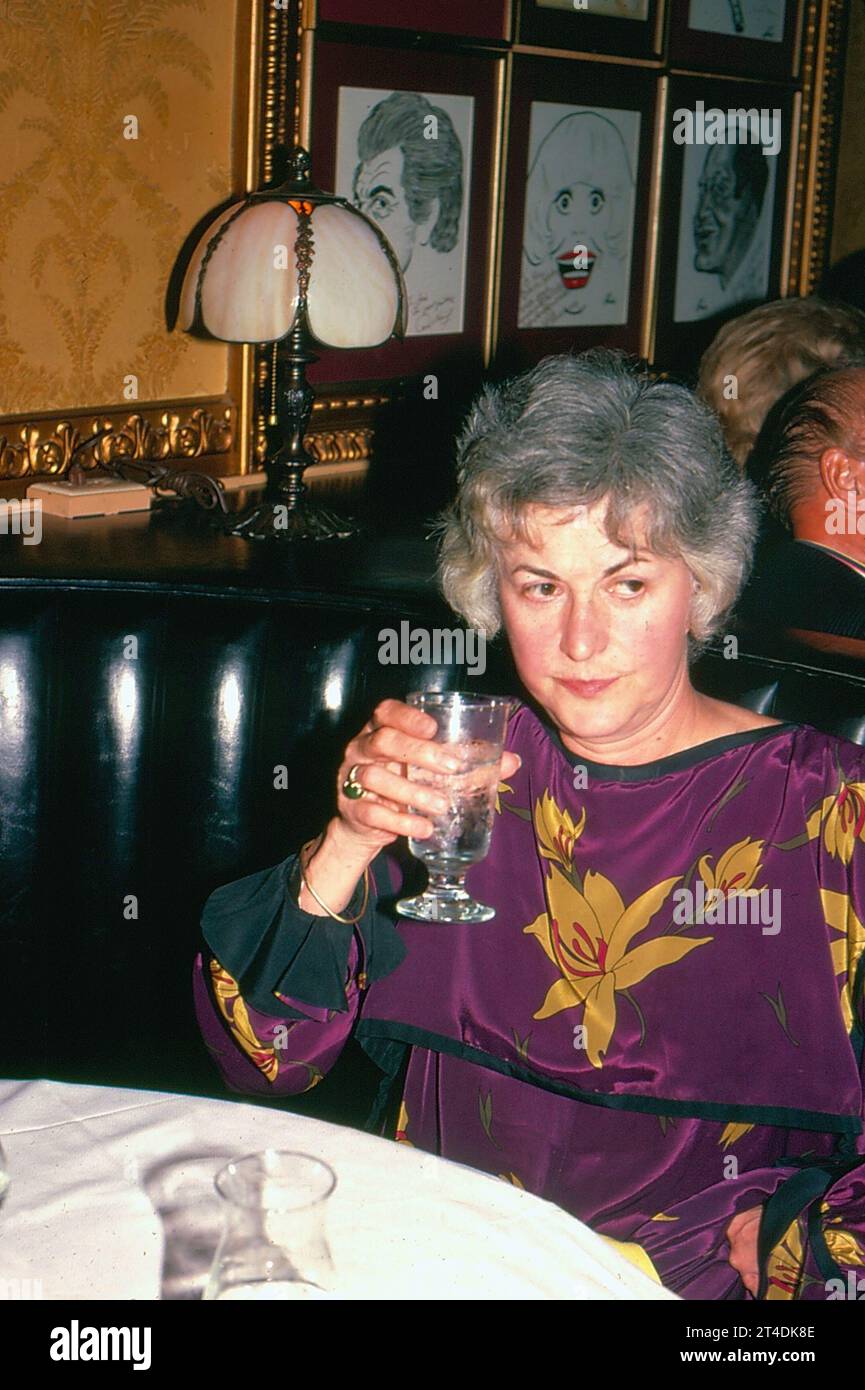 Bea arthur hi-res stock photography and images - Alamy