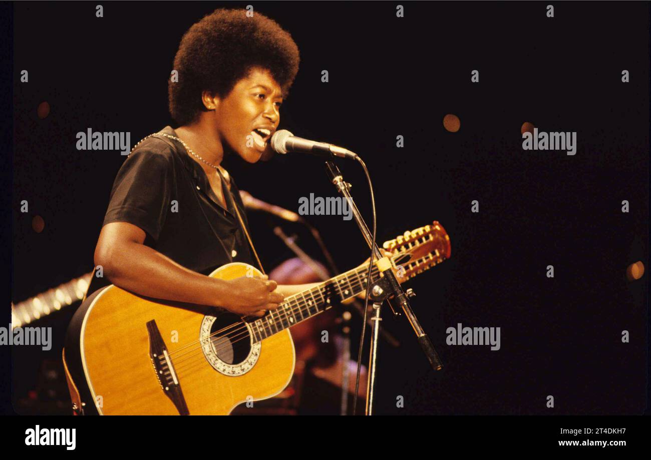 Joan armatrading 1980 hi-res stock photography and images - Alamy