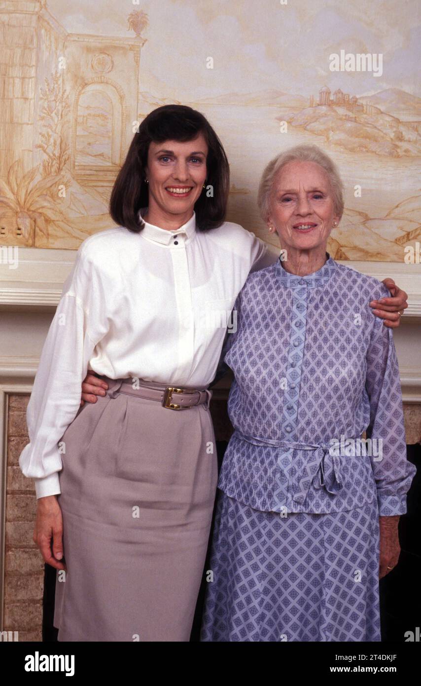 L1627 ;1991 ; JESSICA TANDY AND DAUGHTER TANDY CRONYN ; Credit: Lynn ...