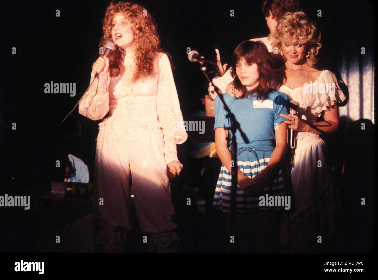 E3974 ;CONNIE STEVENS AND DAUGHTERS ; 1982 ; Credit: Lynn Mcafee ...
