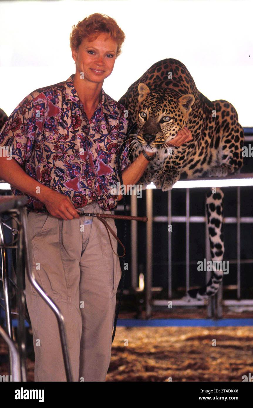 JULIET PROWSE ;25 September 1936 - 14 September 1996 ; British-American ...