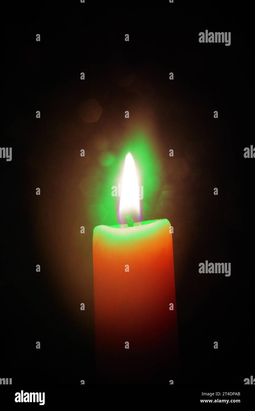 Gelbe flamme hi-res stock photography and images - Alamy