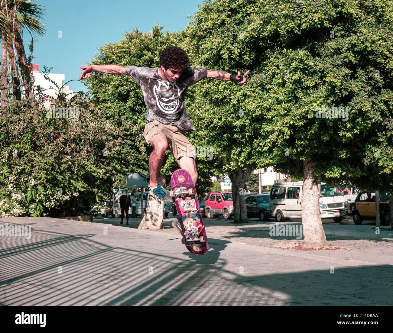 Skate impact hi-res stock photography and images - Alamy