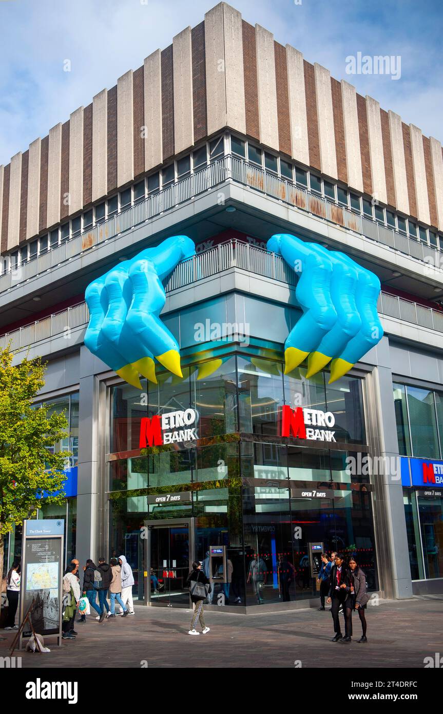 'Grim Fingers' of Leicester Monsters: a city centre invasion of giant ...