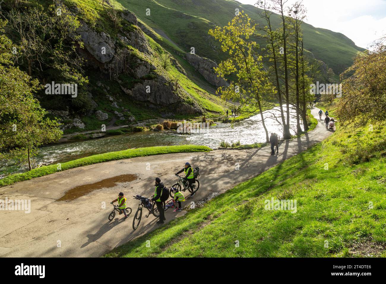 The river Dove in Dovedale valley in the Peak District, Derbyshire ...