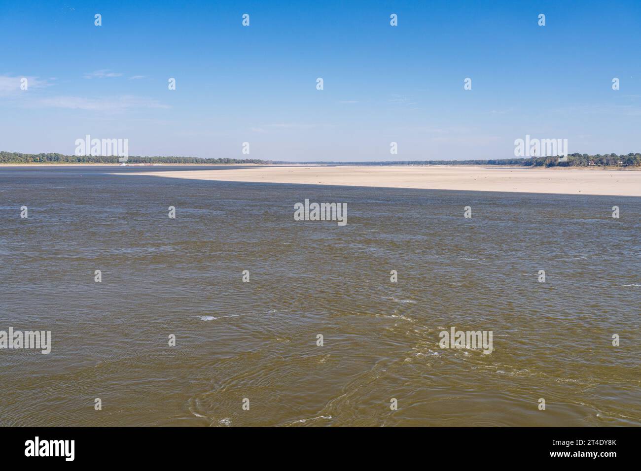 Extreme low water conditions on Mississippi river in October 2023 ...