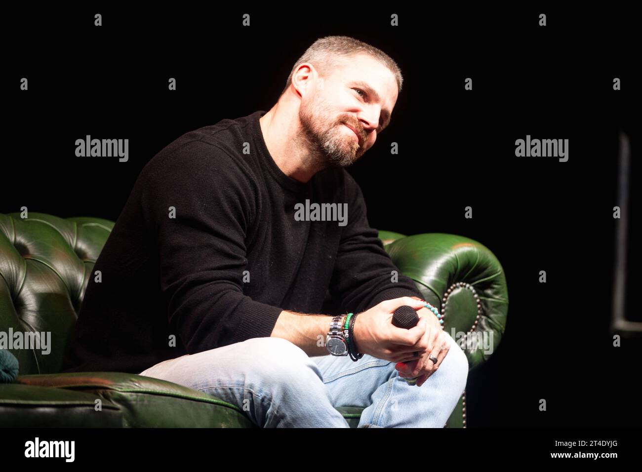 Stephen amell hi-res stock photography and images - Alamy