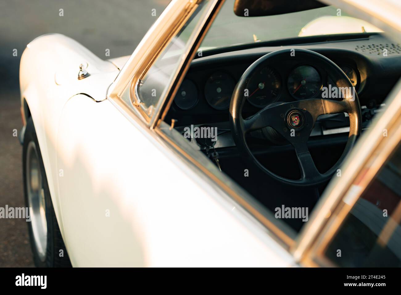 White porsche 911 carrera classic hi-res stock photography and images ...