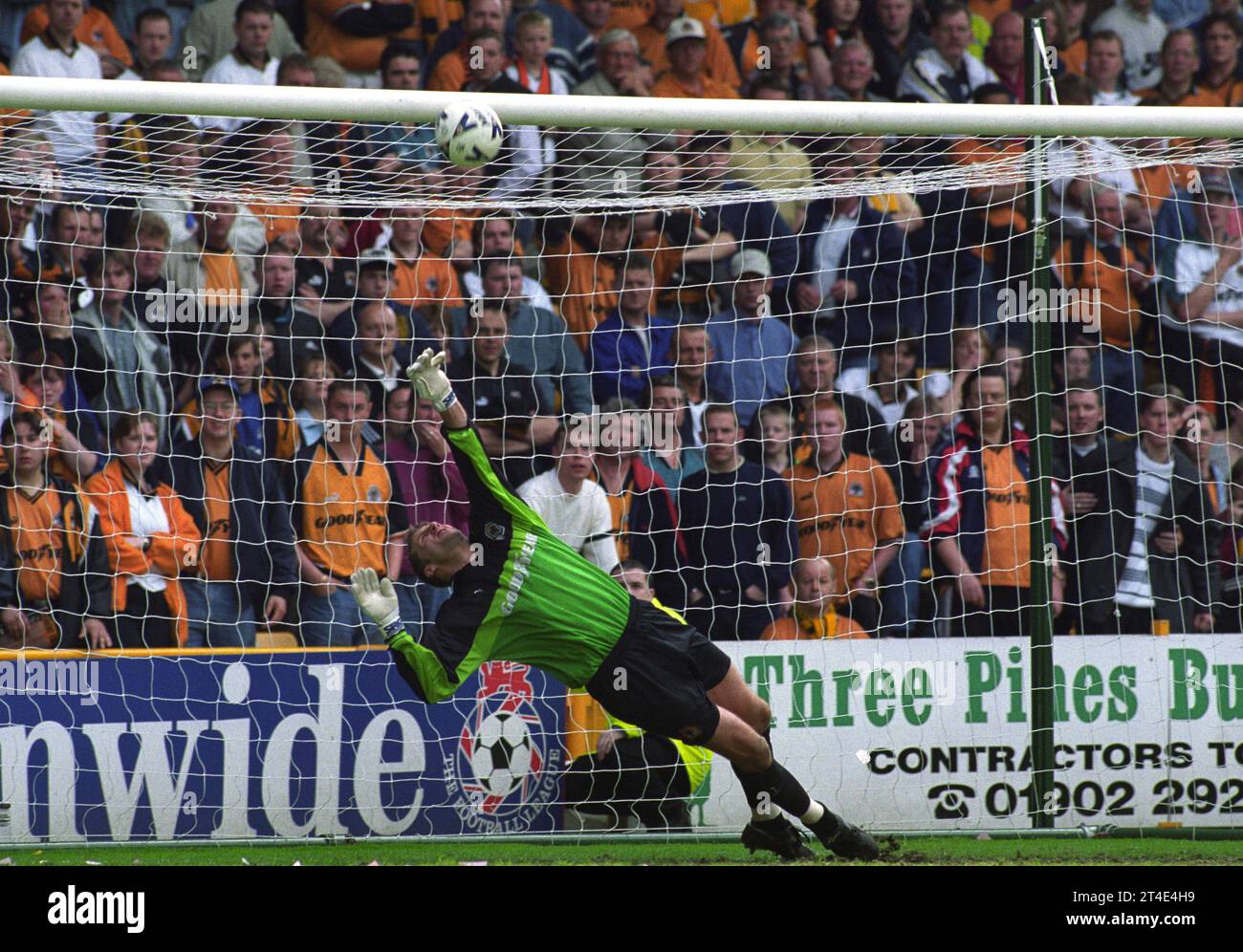 Wolverhampton Wanderers v Bradford at Molineux Mike Stowell saves ...