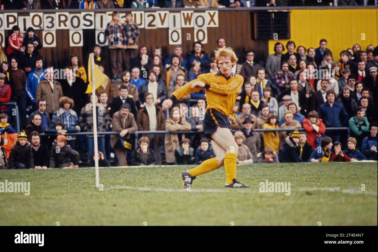 Footballer willie carr wolverhampton wanderers hi-res stock photography ...