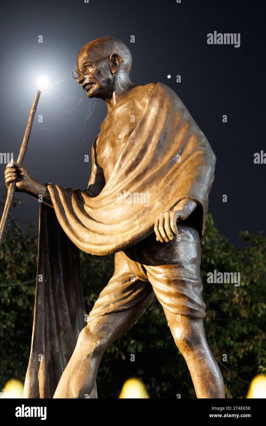 Mahatma gandhi by moonlight hi-res stock photography and images - Alamy