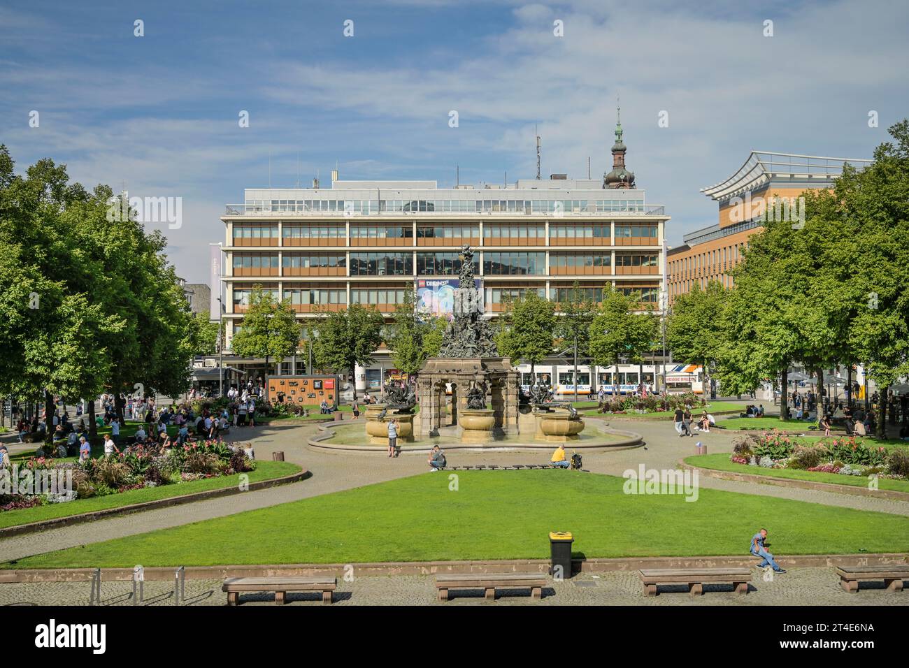 Bronzebrunnen, Paradeplatz, Mannheim, Baden-Württemberg, Deutschland Stock Photo - Alamy