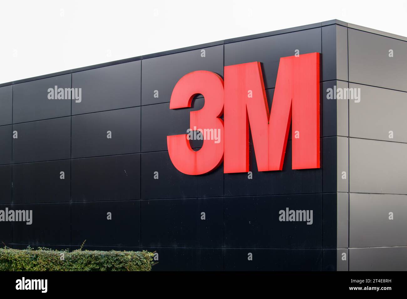 Factory closing hi-res stock photography and images - Alamy