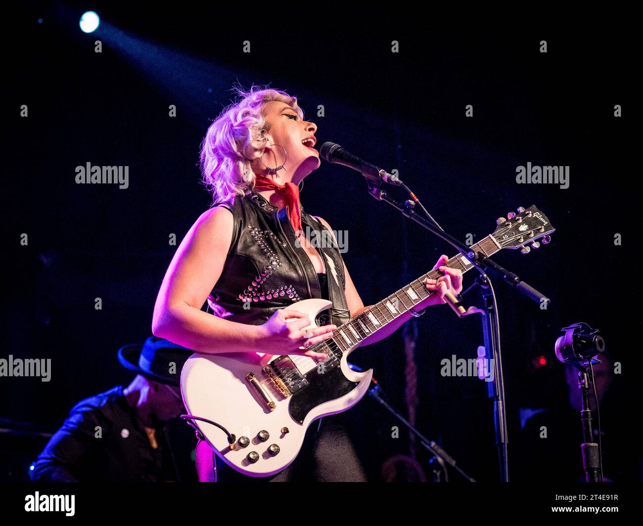 Samantha Fish on vocals & guitar Stock Photo - Alamy