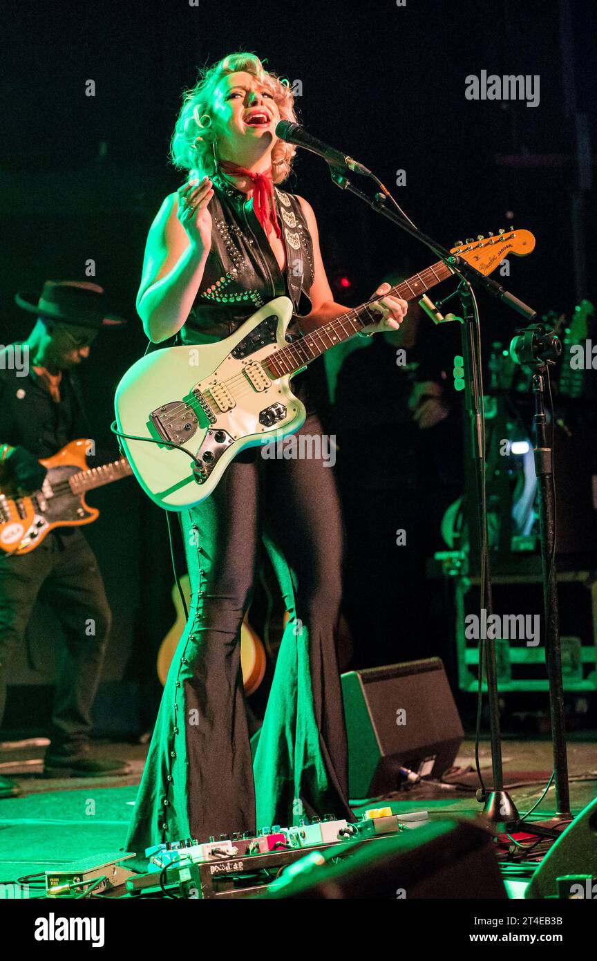 Samantha Fish on vocals & guitar Stock Photo - Alamy