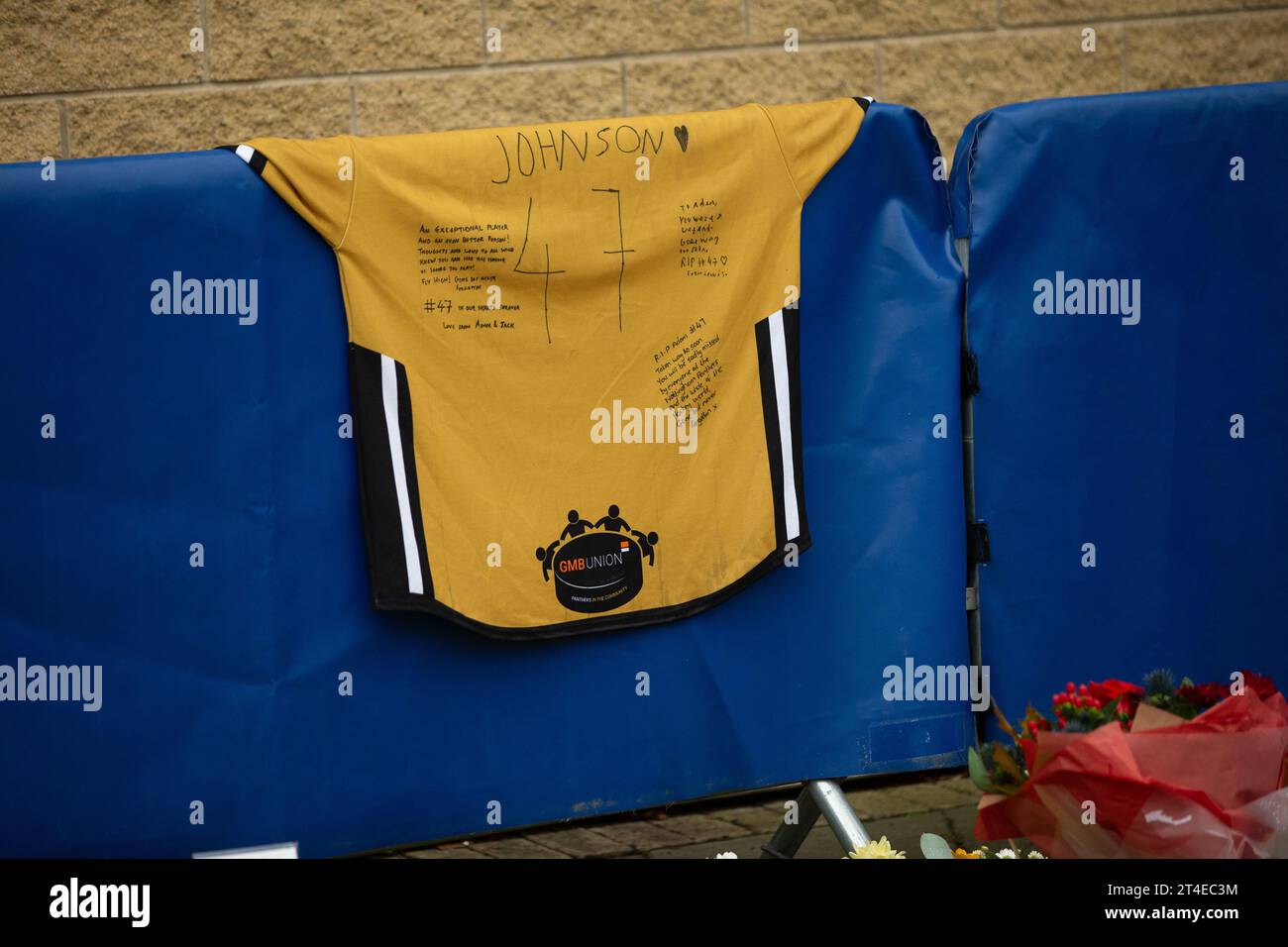 Adam johnson ice hockey hi-res stock photography and images - Alamy