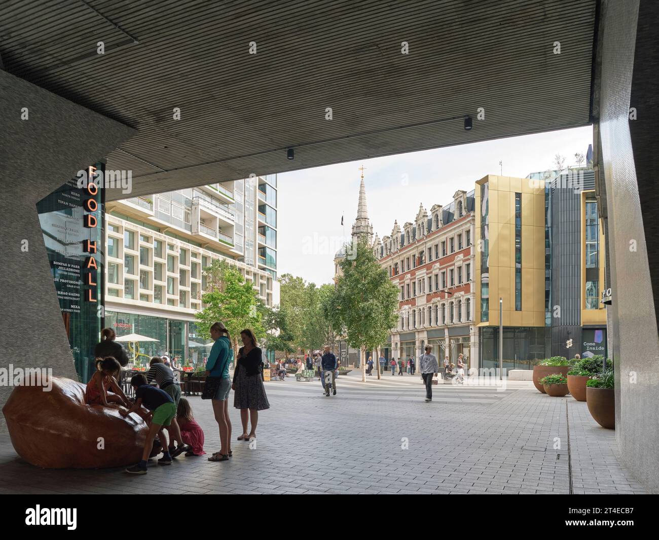 Pedestrianised urban circulation space around Centre Point with St ...