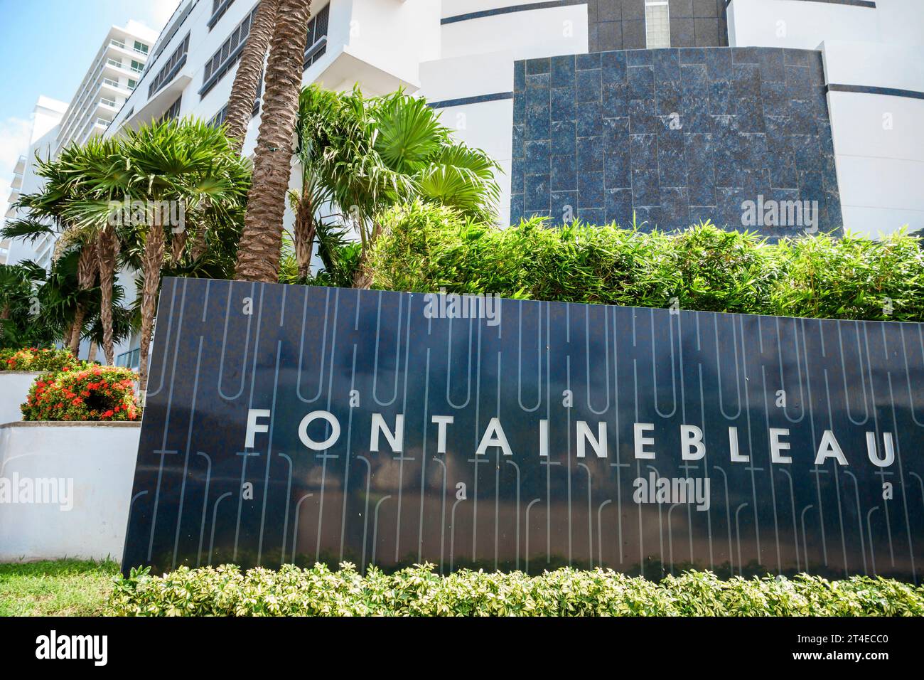 Fontainebleau miami beach sign hi-res stock photography and images - Alamy