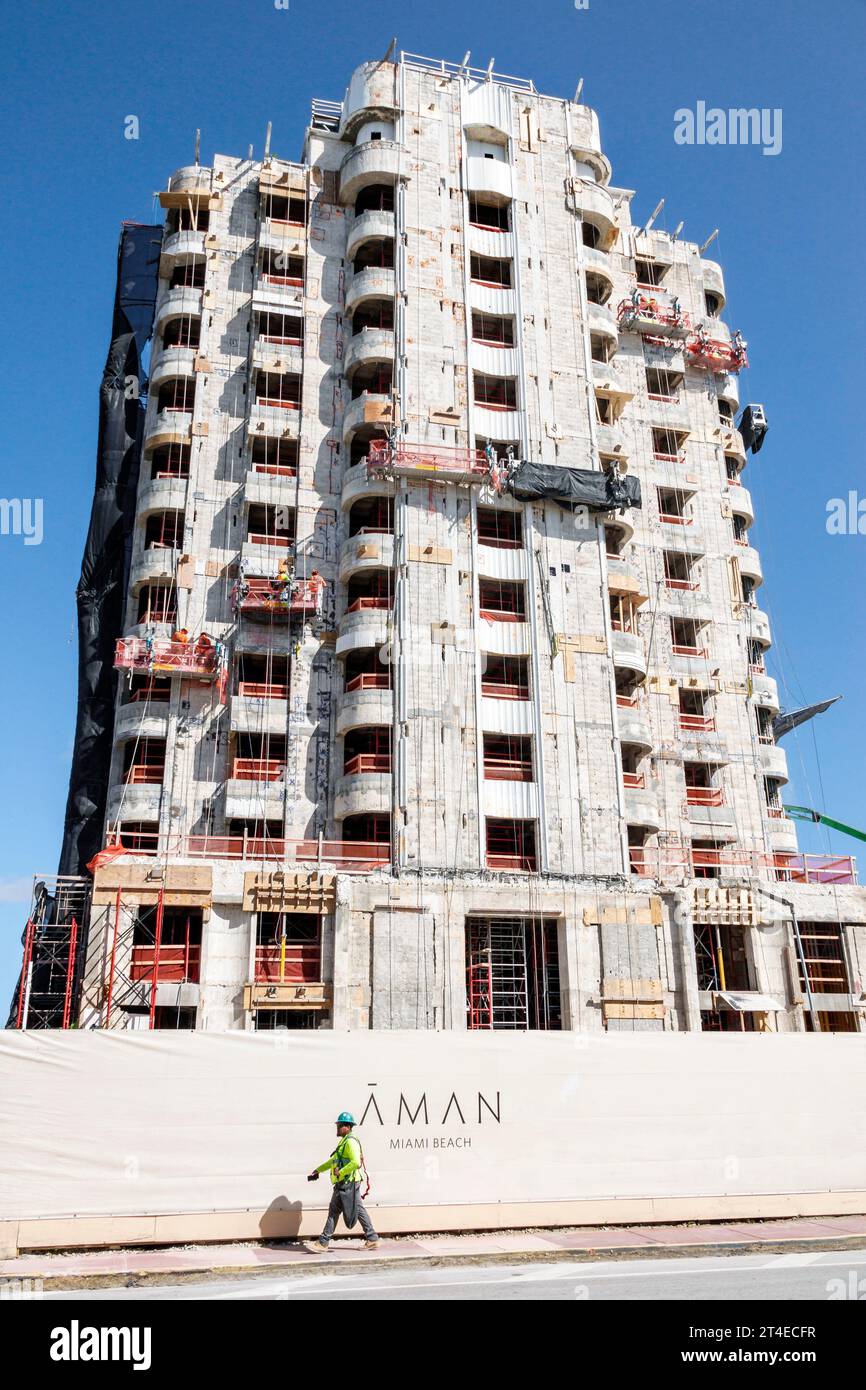 Versailles building hi-res stock photography and images - Alamy