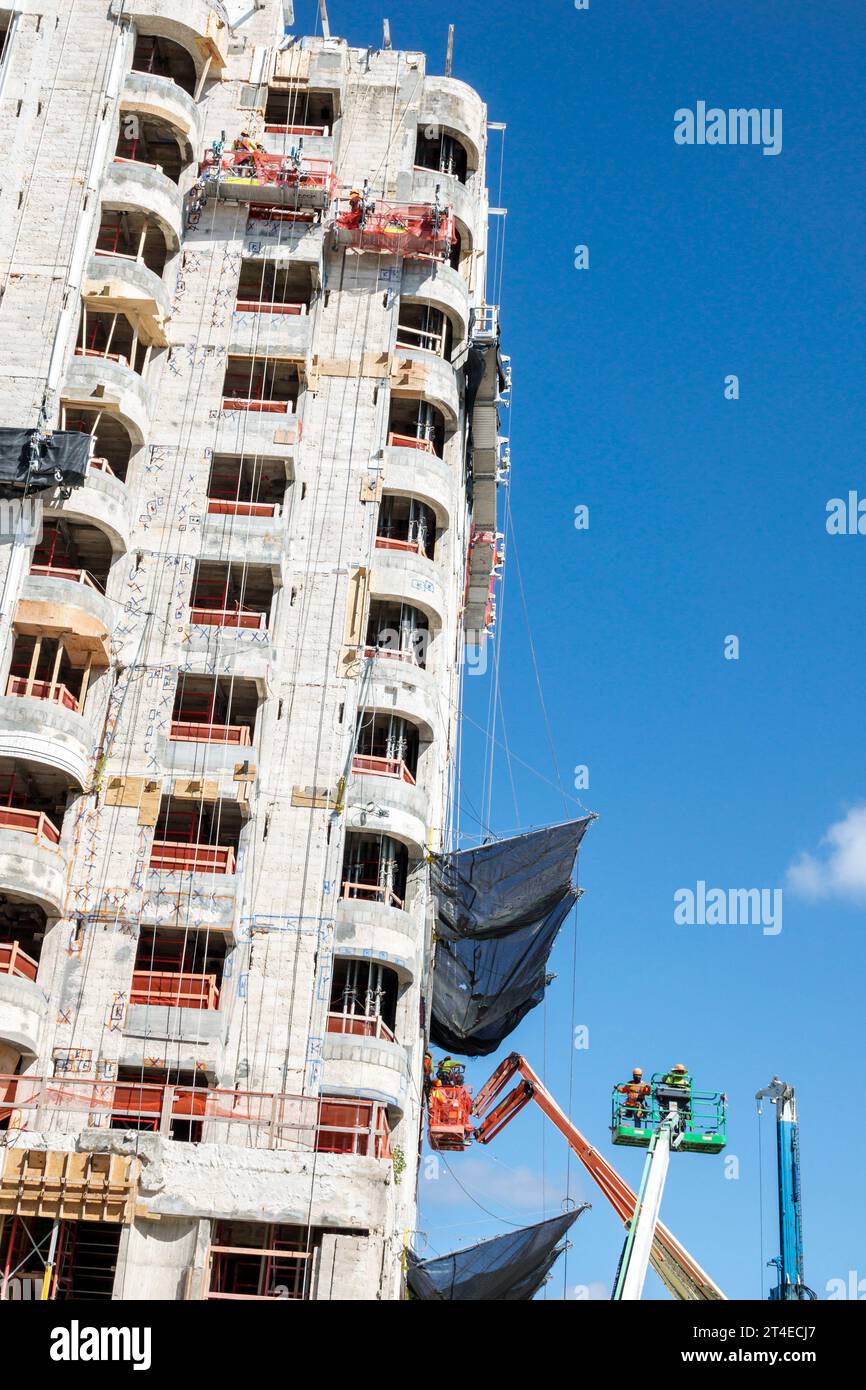 Versailles building hi-res stock photography and images - Alamy