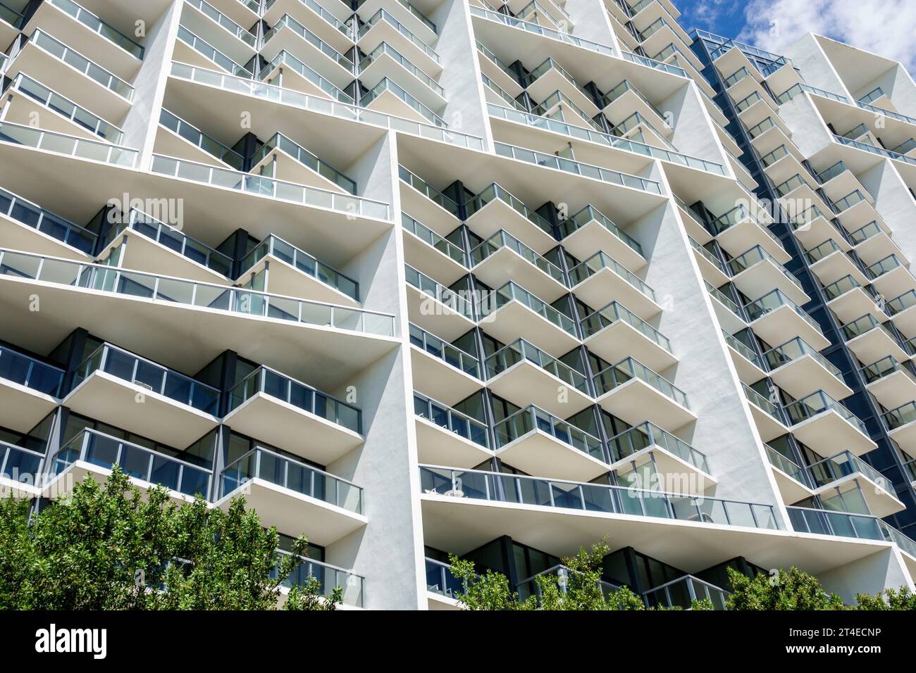 Tall building hi-res stock photography and images - Alamy