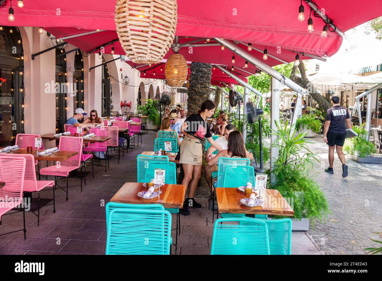 Mexican restaurant exterior hi-res stock photography and images - Alamy