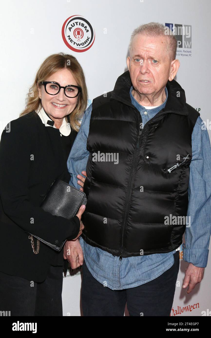 LOS ANGELES - OCT 28: Maureen McCormick, Brother Denny at the 2nd ...
