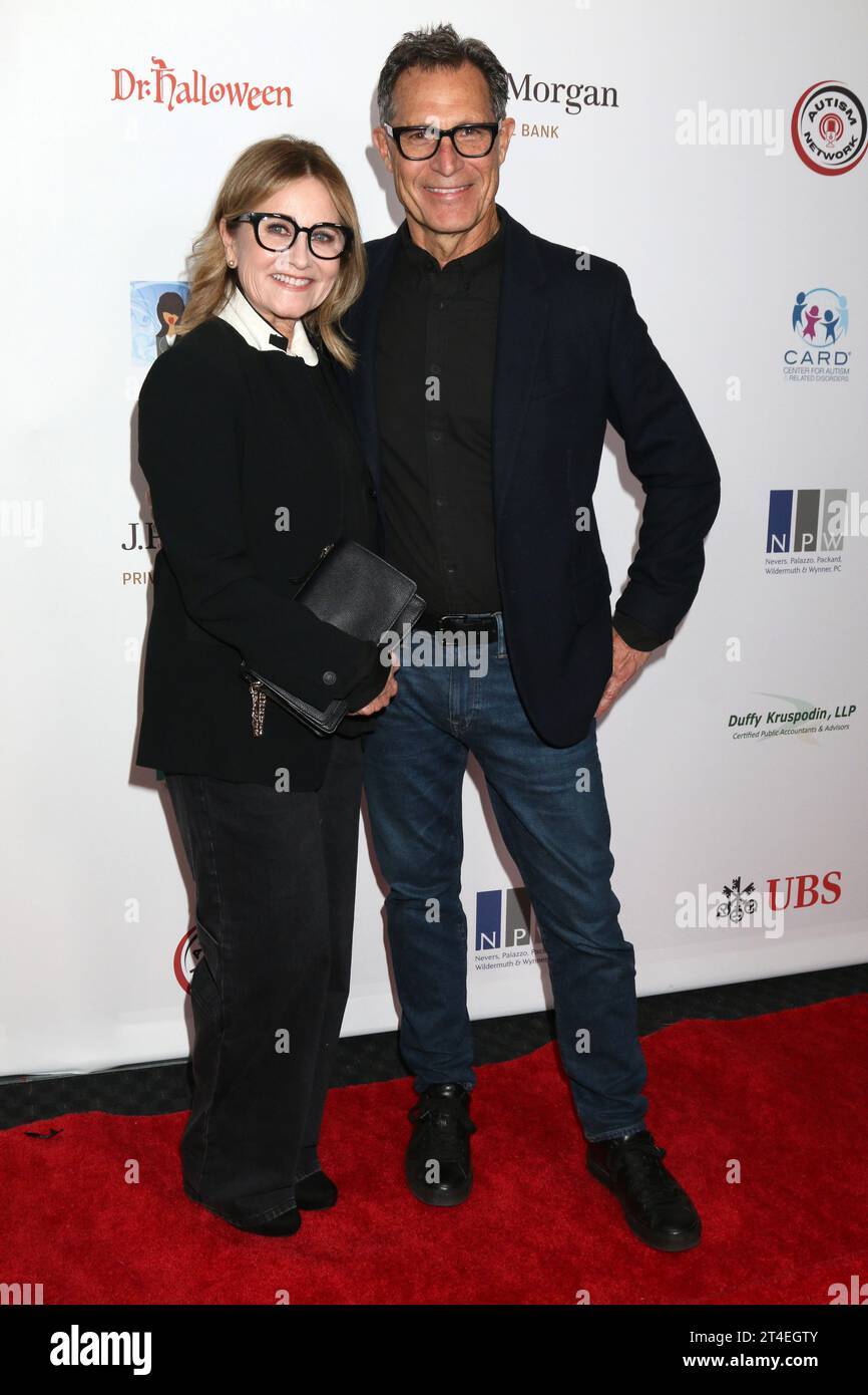 LOS ANGELES - OCT 28: Maureen McCormick, Michael Cummings at the 2nd ...