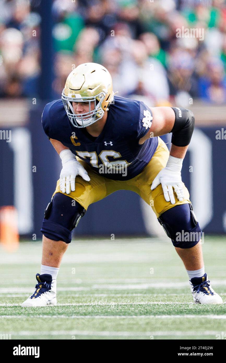 South Bend, Indiana, USA. 28th Oct, 2023. Notre Dame offensive lineman ...