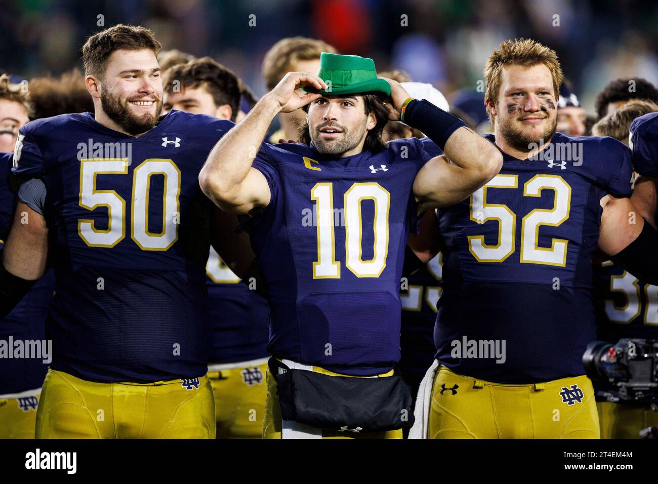 USA. 28th Oct, 2023. October 28, 2023: Notre Dame offensive lineman ...