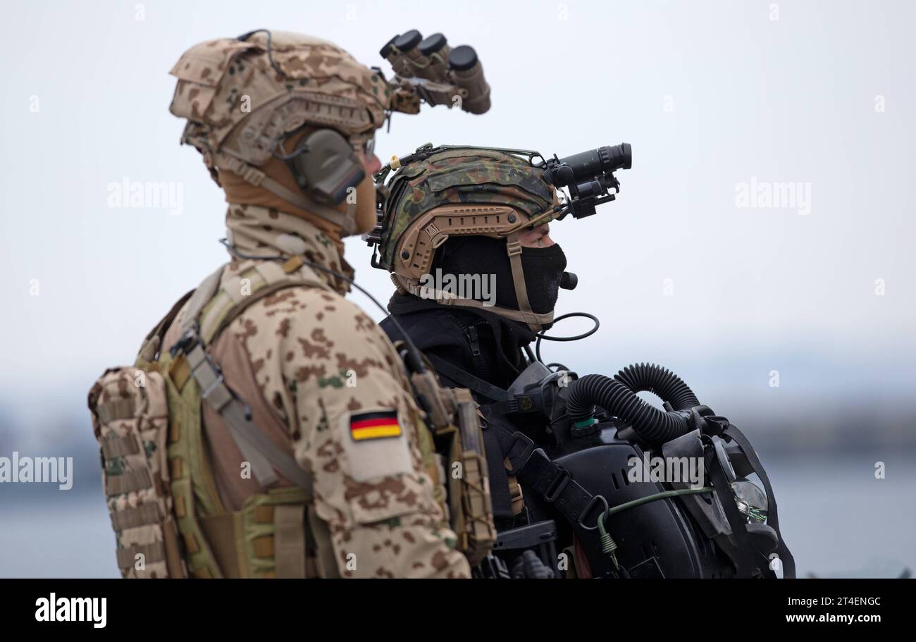 Kommando spezialkräfte merkel hi-res stock photography and images - Alamy