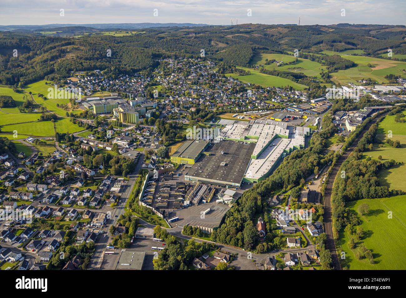 Luftbild, Krombacher Brauerei und Krombacher Logistic mit Container ...