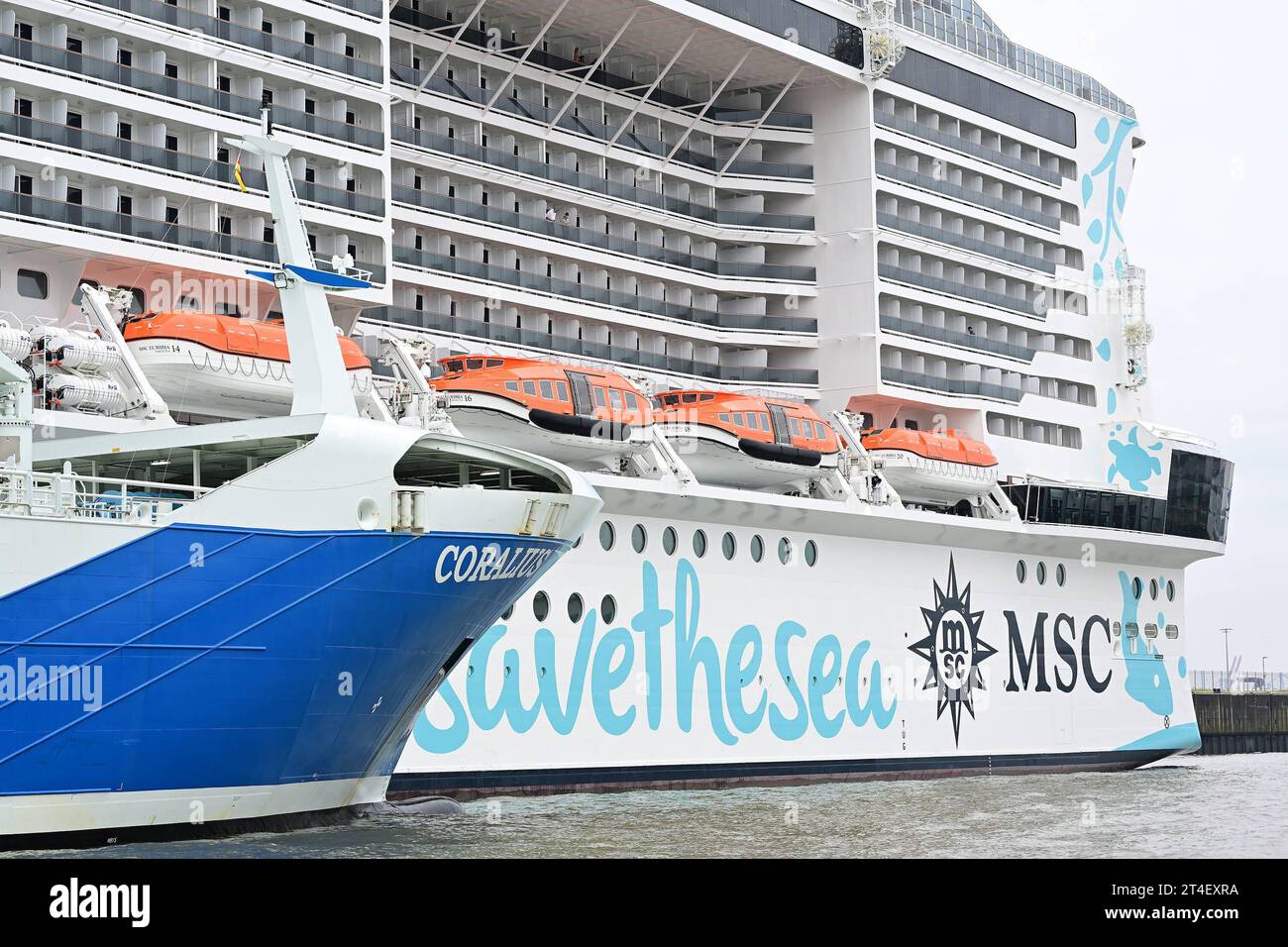 Kreuzfahrtschiff symbol hi-res stock photography and images - Alamy