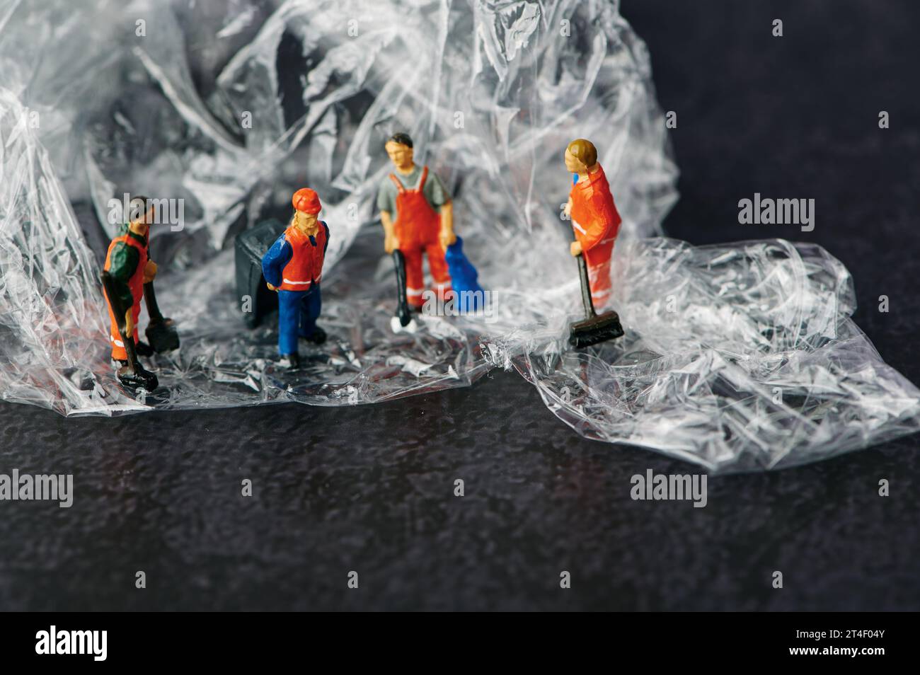 Miniature people hi-res stock photography and images - Alamy