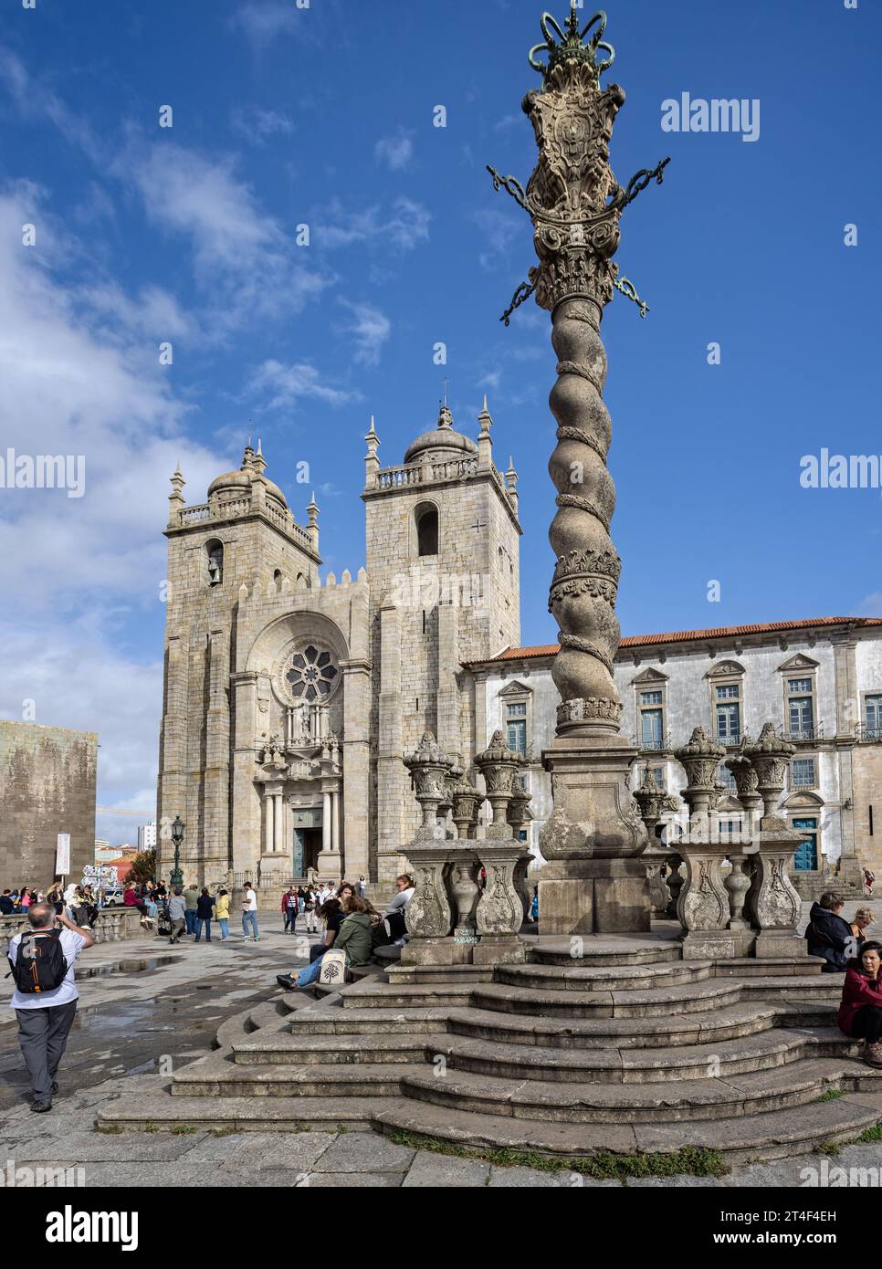 Entrance facade porto cathedral hi-res stock photography and images - Alamy