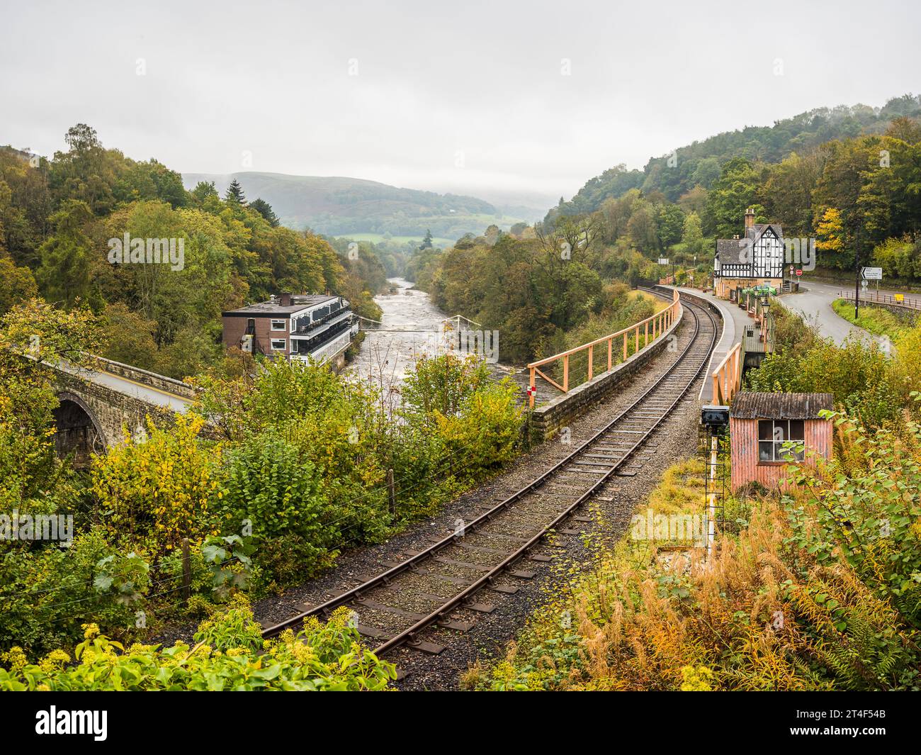 A multi image HDR panorama of the Llangollen, railway bending around ...