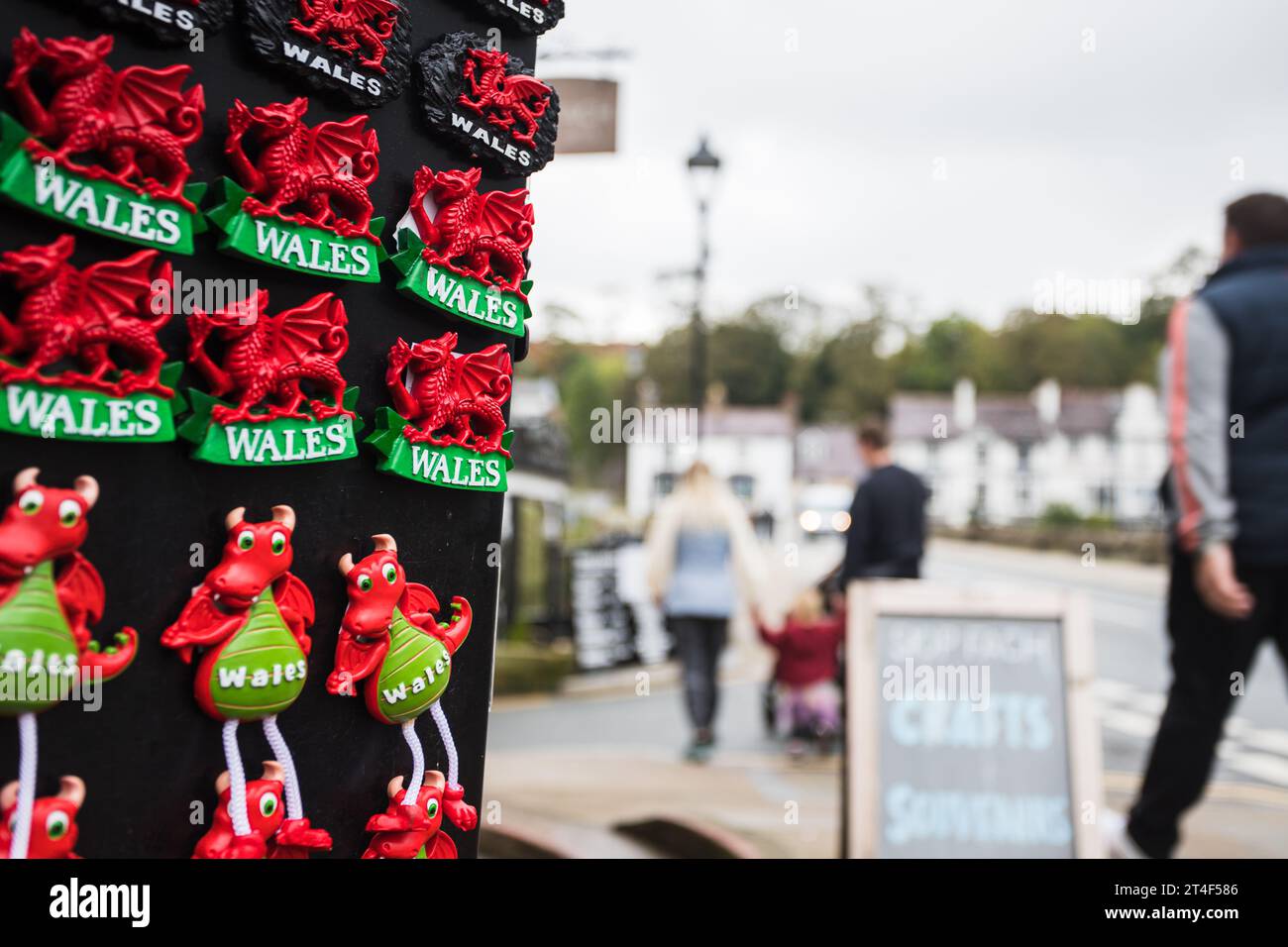 Dragon legs hi-res stock photography and images - Alamy