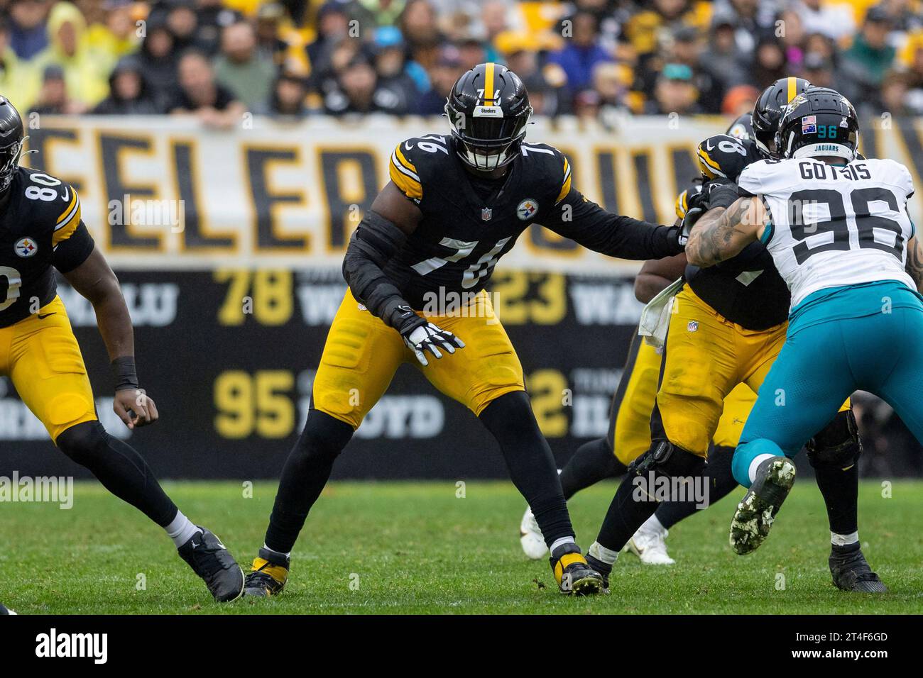 Pittsburgh Steelers offensive tackle Chukwuma Okorafor (76) blocks ...